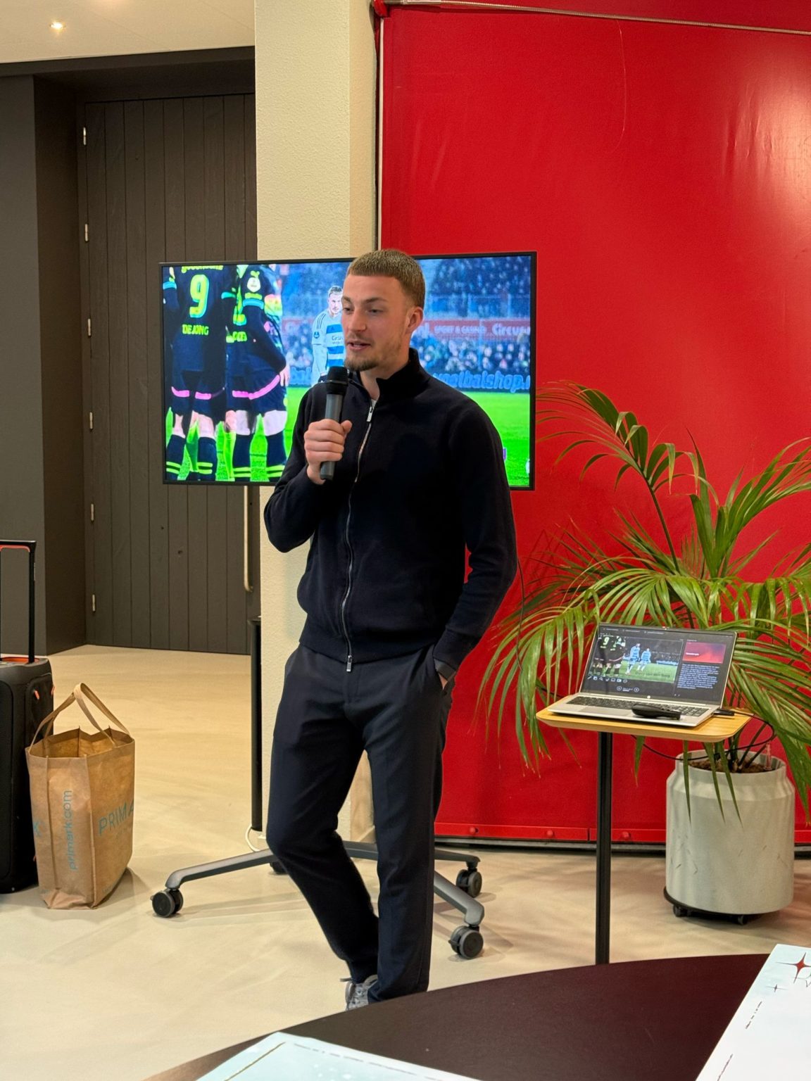 Davy van den Berg at HeadFirst Group on top sports and Ramadan - Working at HeadFirst Group